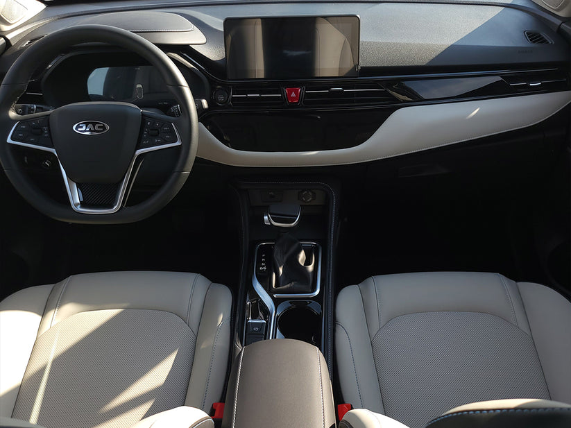 JAC JS4 2023 Rental Dubai | Embrace Adventure and Versatility"